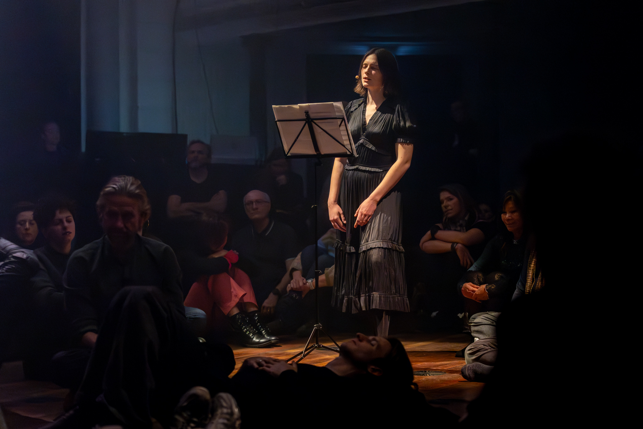 About – Julia Sinclair